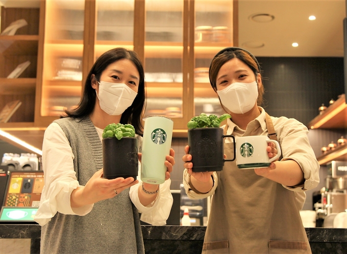 스타벅스, 커피박 재활용환경성평가 승인 - 스타벅스, 커피박 재활용환경성평가 승인